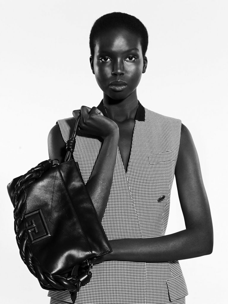 Puffy Pillow Clutch กระเป๋าถือดีไซน์น่ากอด สไตล์ชมพู่ อารยา เอ ฮาร์เก็ต