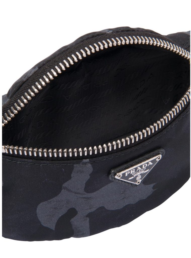 แฟชั่นกระเป๋าไซส์เล็ก Wrist Bag - Wrist Pouch กำลังมา