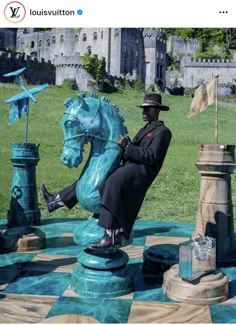 Lv Mirror Mirrorโมโนแกรมแวววาวของโรอุน, อาร์เอ็ม และ จีมิน