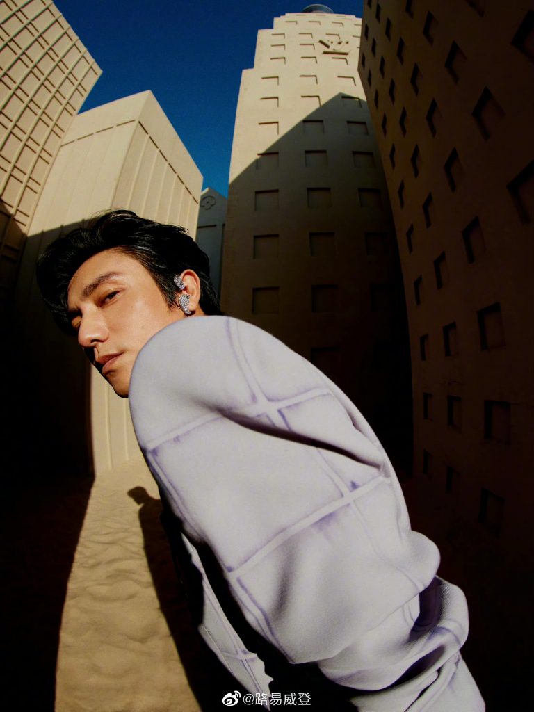 9 คนดังชายจีน จัดลุคประชันความหล่อในงานแฟชั่นโชว์ Louis Vuitton!