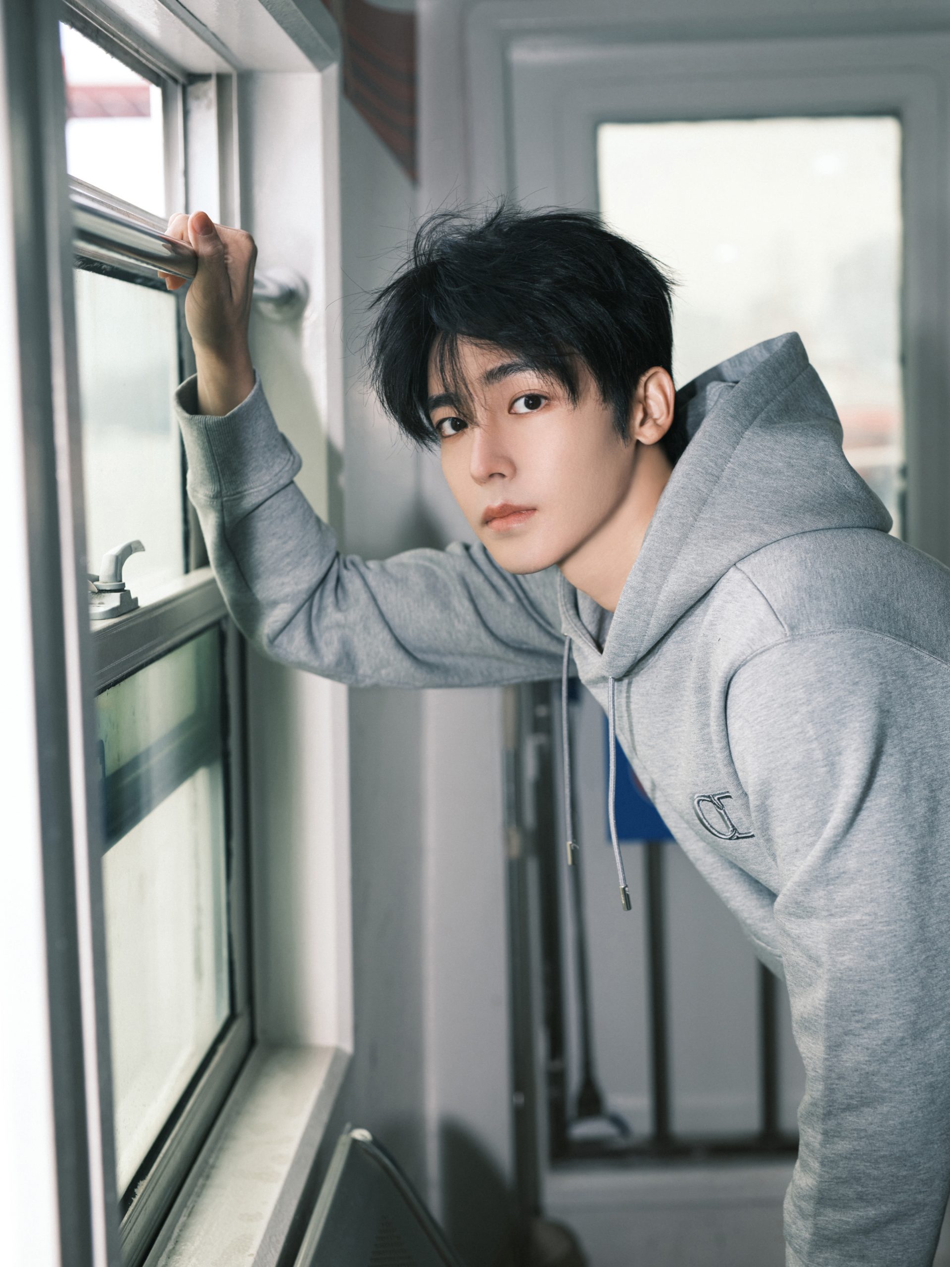 Open a warp, Hou Ming Hao, the protagonist of the Chinese series Back ...