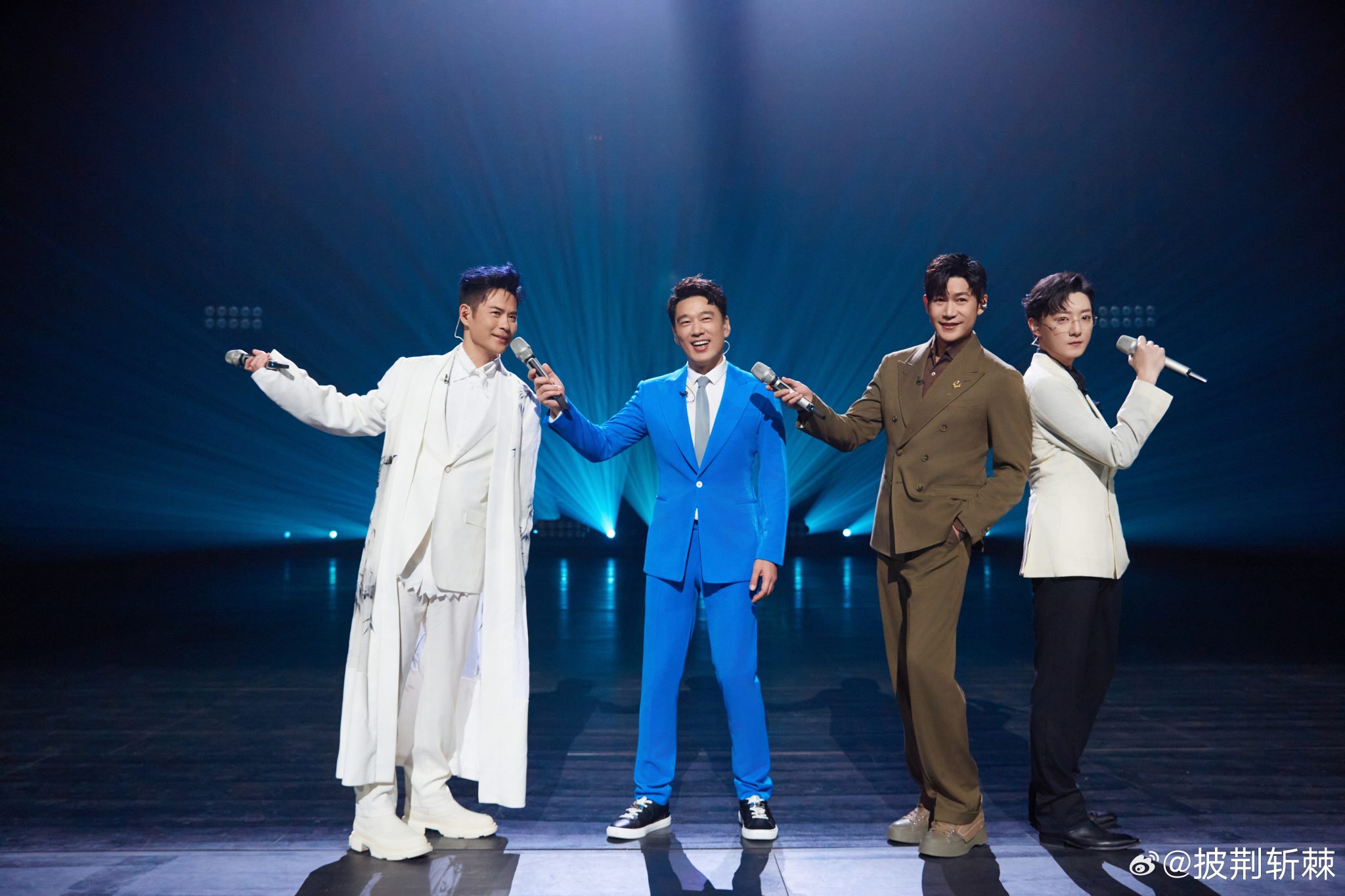 Call Me by Fire วาไรตี้จีนมาแรงรวมศิลปินชาย 32 คนแข่งโชว์ เจฟ ซาเตอร์ ...