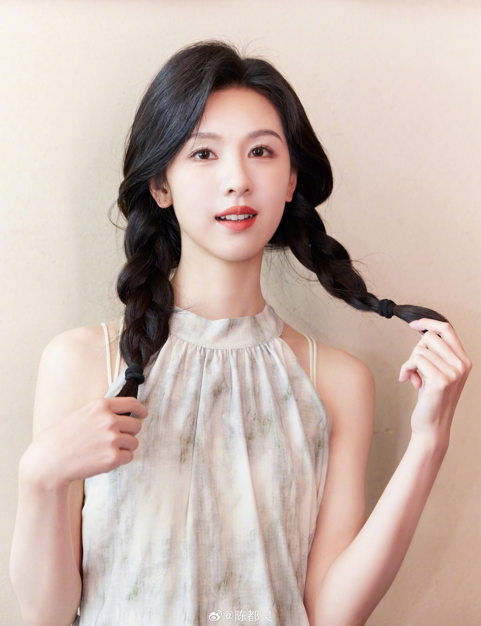 6 นักแสดงหญิงจากซีรี่ย์จีนสื่อรักปีศาจจิ้งจอก ภาคจันทราสีชาด ใช้คำว่าสวยได้เปลืองมาก!