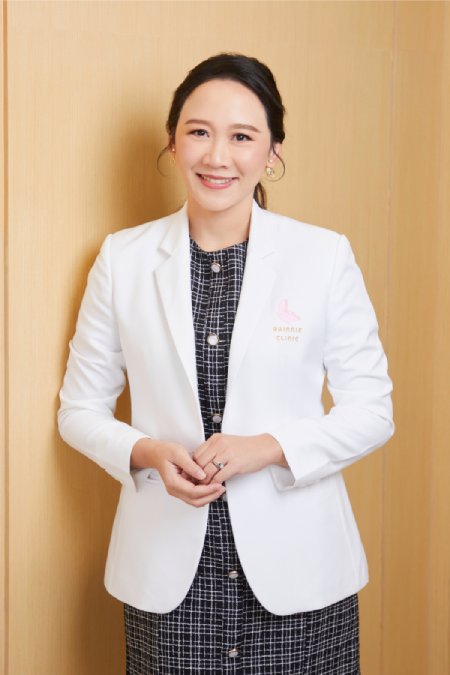 อัพเดทโปรแกรมใหม่ คืนความมั่นใจให้ผิวแบบ Glass Skin กับ “หมอฝน Rainnie ...
