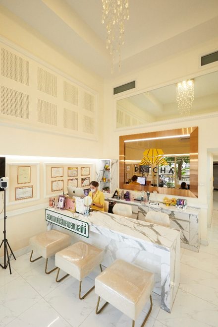 อัพลุคสวย เพิ่มความมั่นใจให้ใบหน้าที่ Patcha Clinic