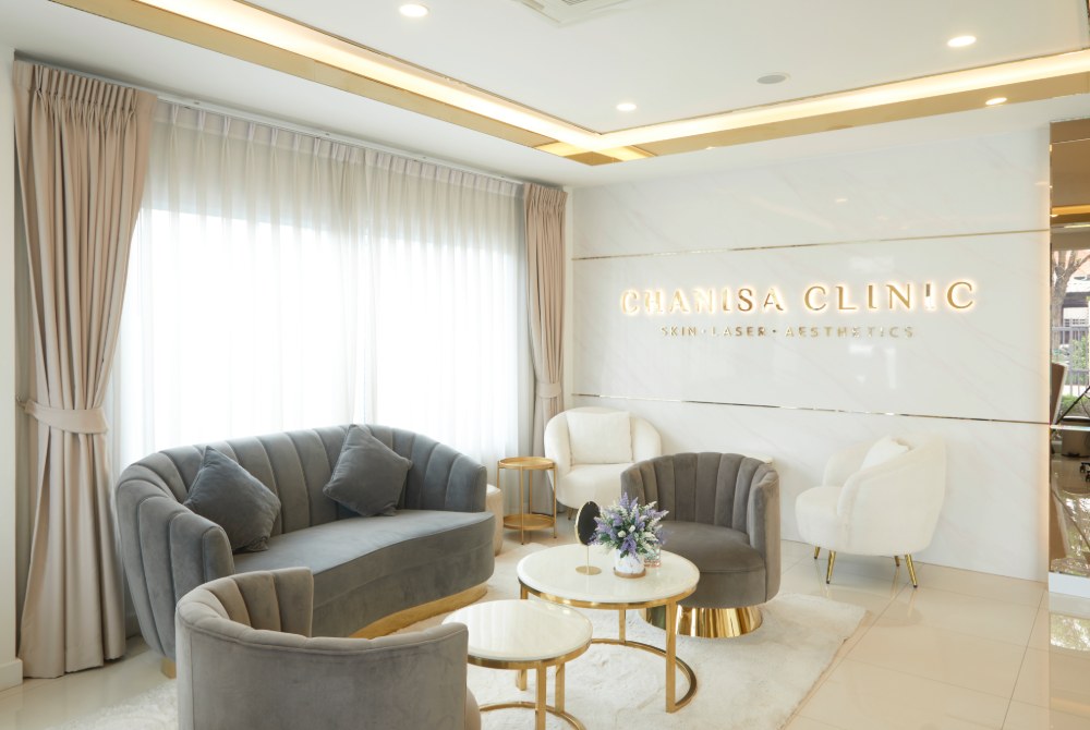 ไขปัญหาสารพัด "สิว" กับหมอผักบุ้ง Chanisa Clinic