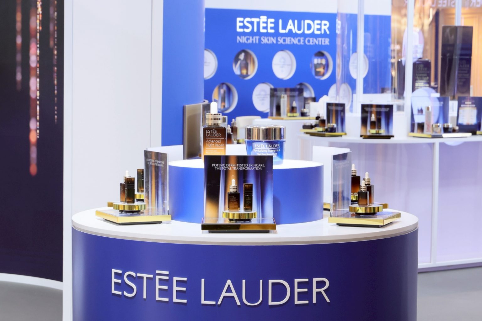 'จูเนียร์ - มาร์ค' เช็กอินงาน Estee Lauder Night Skin Science Center